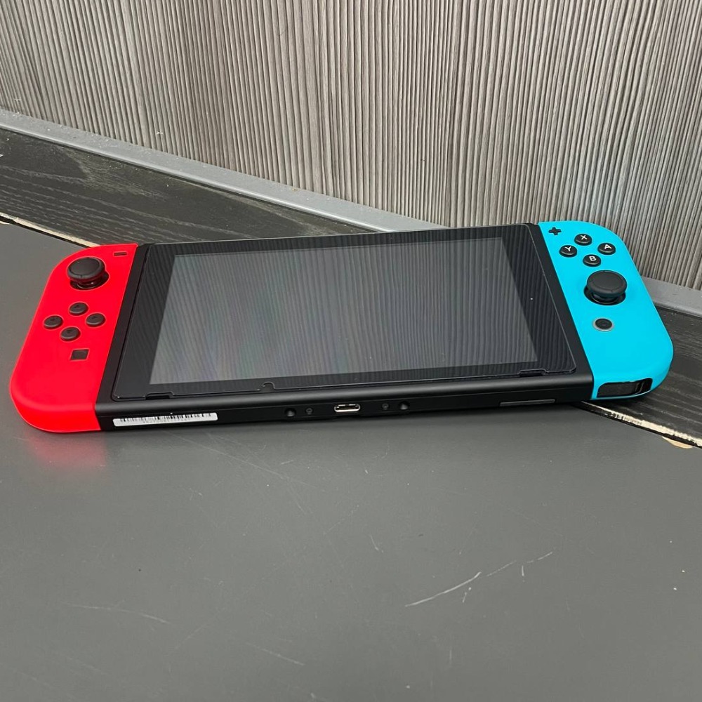 Nintendo Nintendo Switch-Neon Red/Neon Console with 2 extra joycons and ...